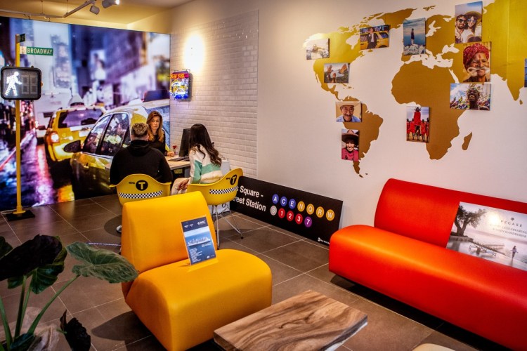 Connections Reiswinkel Beveren | Connections.be